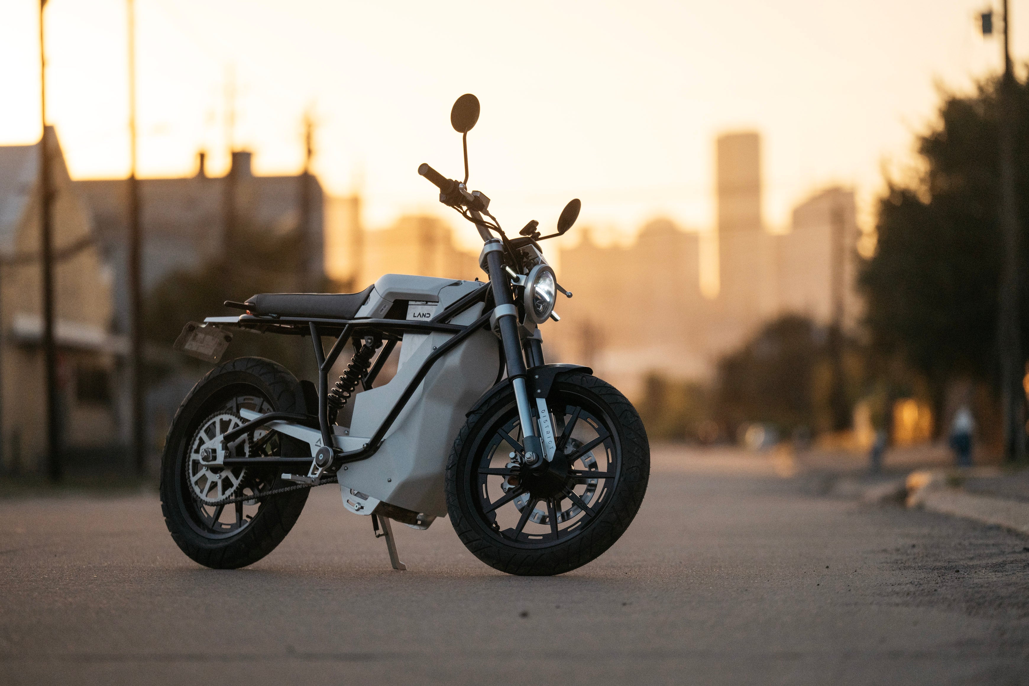 2026 Best Electric Motorcycles Breakdown & Comparison – LAND Moto